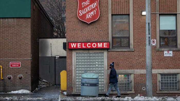 Manque de places dans les refuges : le sort de milliers de sans-abri ...