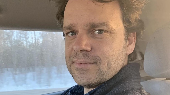 Les 24 poèmes coups de cœur pour les Prix de poésie Radio-Canada 2025 | Radio-Canada