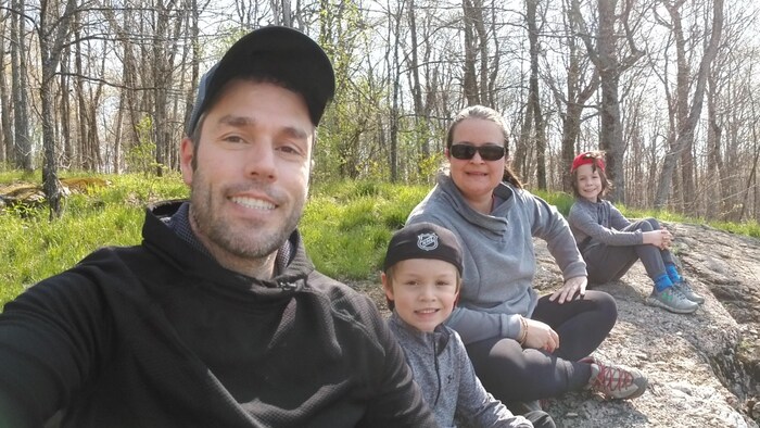 Alex et Eliot Dupras, frères et comédiens gatinois en herbe | Radio-Canada