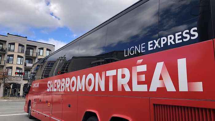 Le prix de l’aller-retour Sherbrooke-Montréal en autocar grimpe de 25 % | Radio-Canada