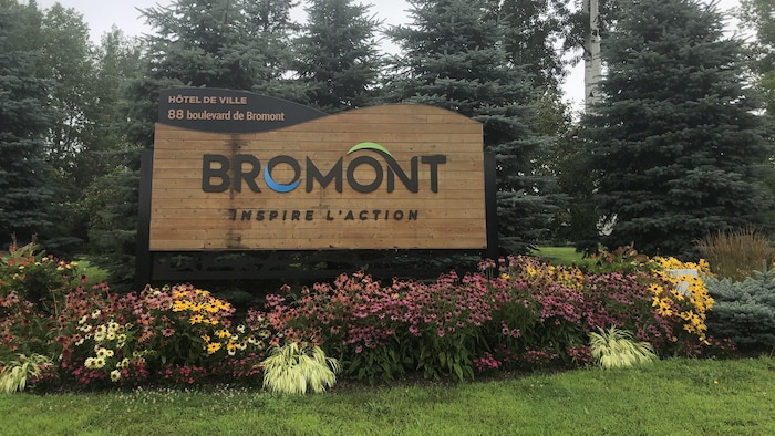 Bromont annonce un gel du compte de taxe foncière | Radio-Canada