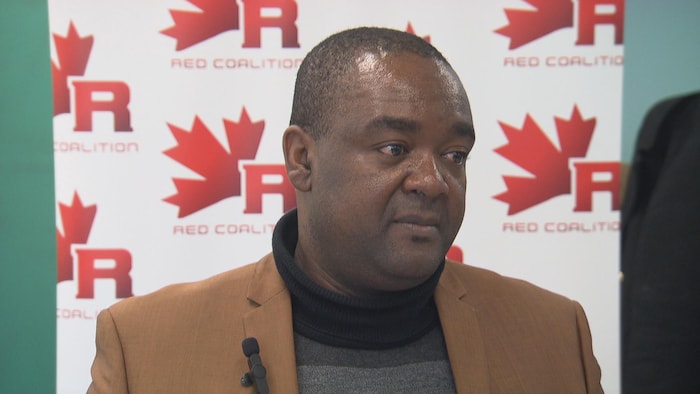 Un Gatinois allègue un profilage racial à l’aéroport d’Edmonton | Radio-Canada