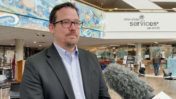 Des cages et des hommes | Radio-Canada