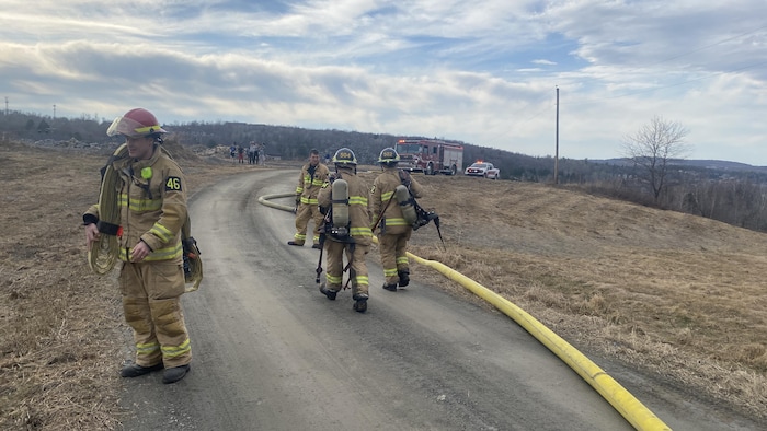 Un tison déclenche un incendie dans une érablière de Sherbrooke | Radio ...