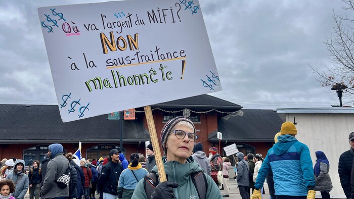 « Rouvrez les classes de francisation! » : des enseignants portent ...