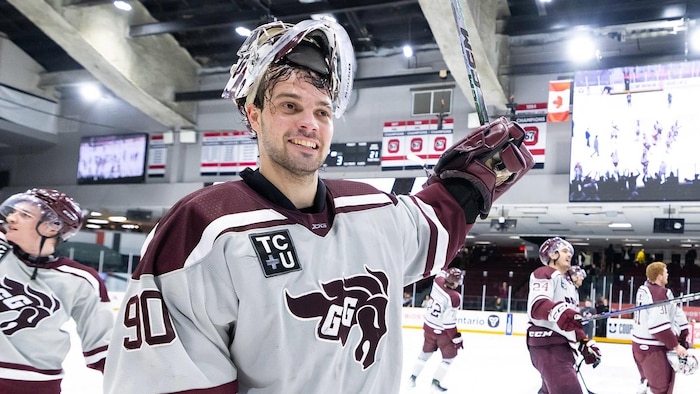 Les Gee-Gees surprennent les champions nationaux en hockey masculin ...