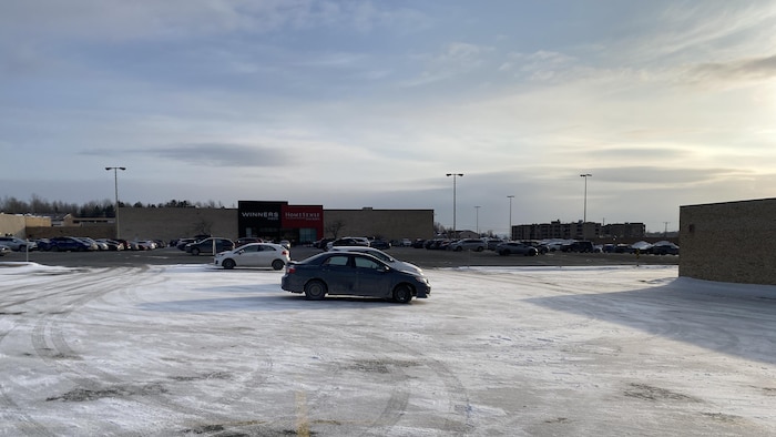 Des logements à venir dans le stationnement du Carrefour de l’Estrie ...