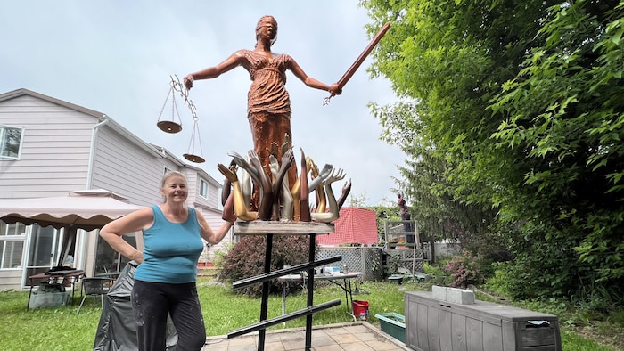 L’artiste Josée St-Jean transforme les objets recyclés en œuvres d’art ...