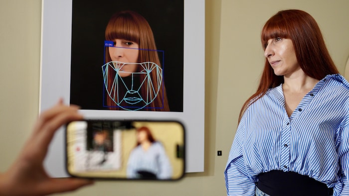 Quand la reconnaissance faciale devient un art qui sensibilise | Radio ...
