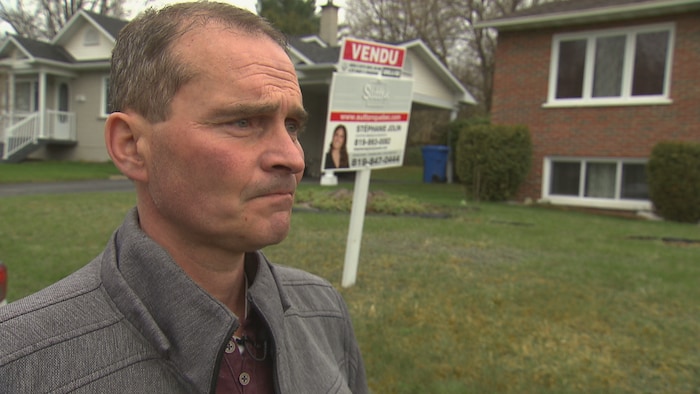 Sa défunte mère surendettée, il souhaite du changement | Radio-Canada