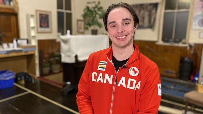 Une première expérience en escrime dans une église à Asquith | Radio-Canada