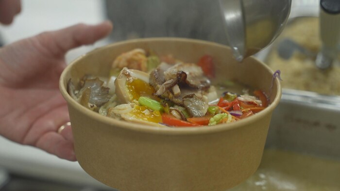 La savoureuse cafétéria du CHEO, la fierté du chef Simon Wiseman ...