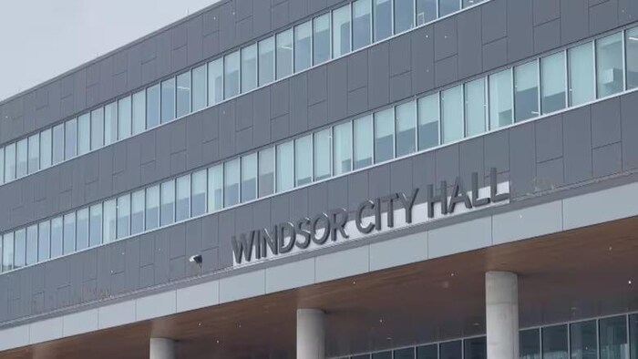 La Ville de Windsor resserre sa politique sur le télétravail | Radio-Canada