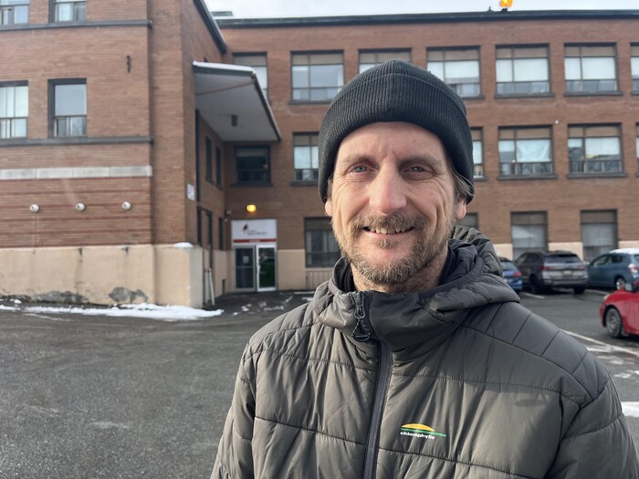 L’avenir des cours de francisation demeure incertain en Estrie | Radio ...