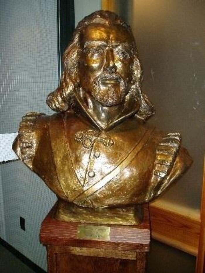 Un buste de Champlain sera relégué aux archives, mais le Collège ...