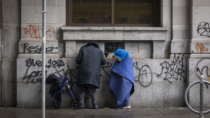 Par Grand Froid Villes Et Associations Tentent Dapporter Un Peu De