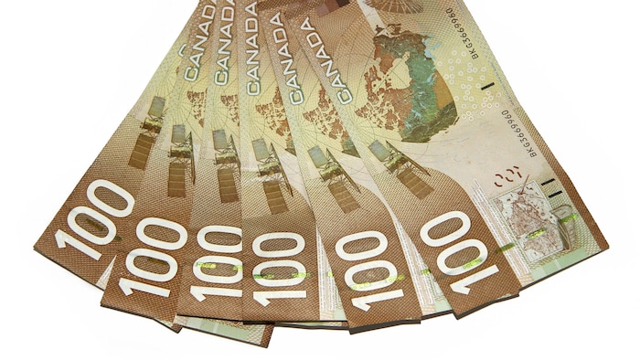 Attention à une fraude en ligne avec de faux billets de 100 $ | Radio ...