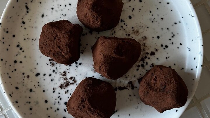 Les jeudis gourmands de Charlotte : truffes au chocolat noir et café ...