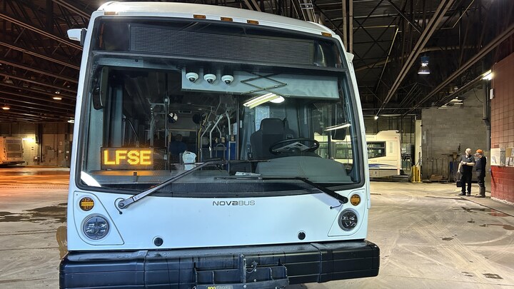 Un autobus électrique testé à Saguenay | OHdio | Radio-Canada