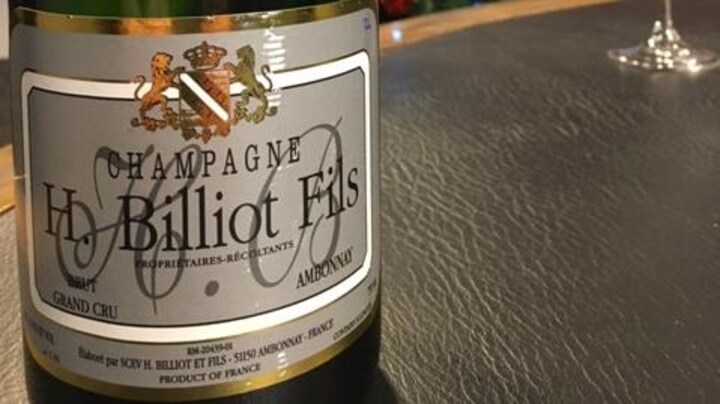 Des bulles et du champagne pour les Fêtes avec Josh McLean | OHdio ...