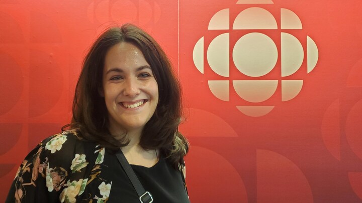 La soprano Carole-Anne Roussel en spectacle à Carleton-sur-Mer