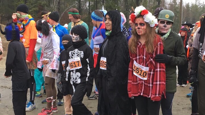 Retour de la course d'Halloween en sentier à Val-d'Or | OHdio | Radio ...