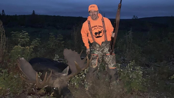 Orignal : des chasseurs chanceux sachant chasser | OHdio | Radio-Canada