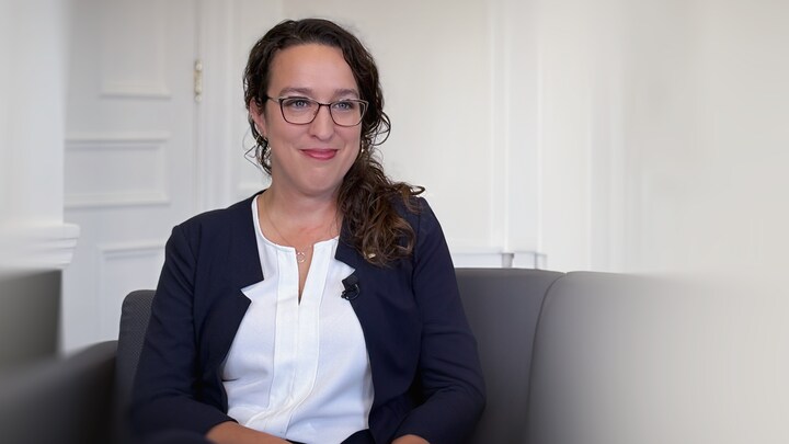Près de 240 000 $ en allocation pour Évelyne Beaudin | OHdio | Radio-Canada