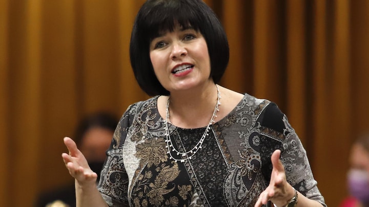 Ginette Petitpas-Taylor commente les débats sur la réforme de la LLO ...