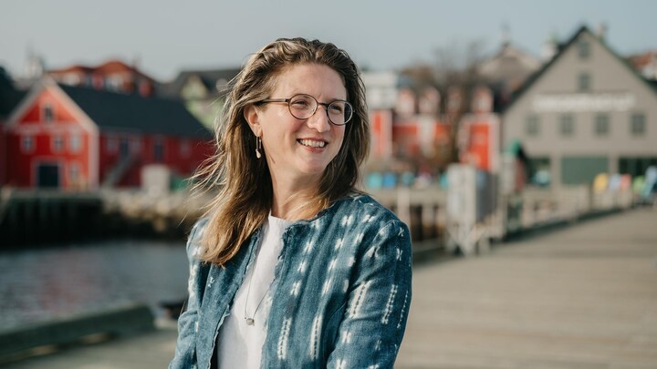 L'artiste visuelle Emma Fitzgerald en résidence artistique à Herring Cove