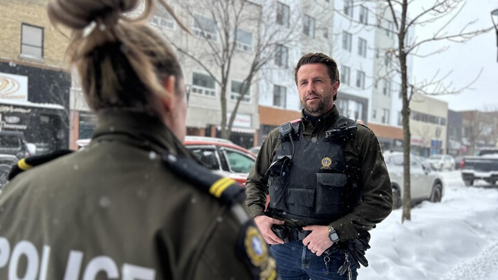 Métier de policier : « On est là pour aider les gens » | OHdio | Radio ...