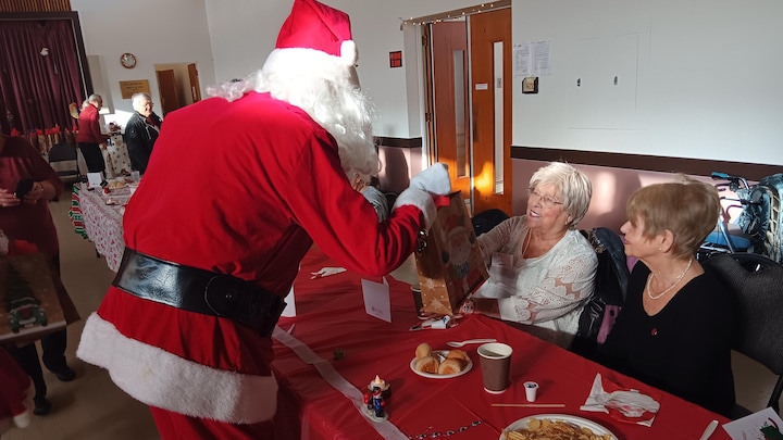 Le Noël des Petits Frères de Rimouski, pour briser l’isolement | OHdio ...