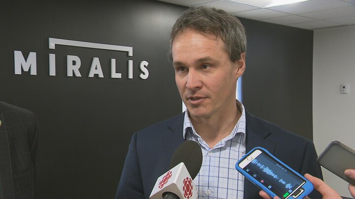 Automatisation et robotisation chez Miralis | OHdio | Radio-Canada