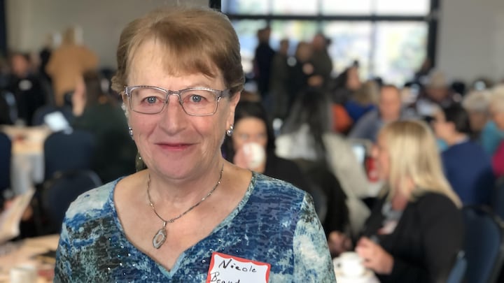 Pas de fleurs mais beaucoup de chaleur pour la maman de Nicole Beaudry ...