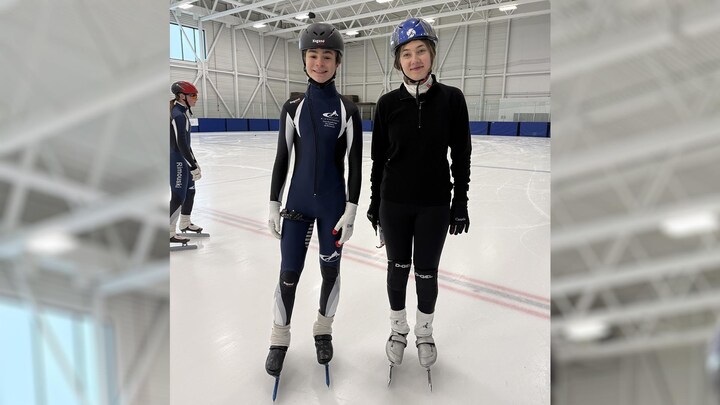 La journaliste Roxane Tremblay essaie le patinage de vitesse | OHdio ...