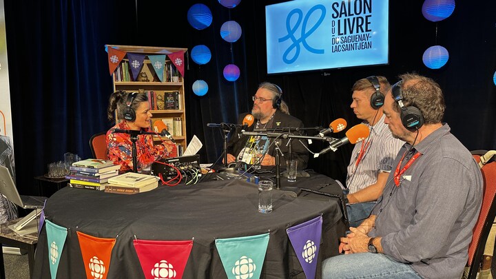 Table ronde sur la bande-dessinée | OHdio | Radio-Canada