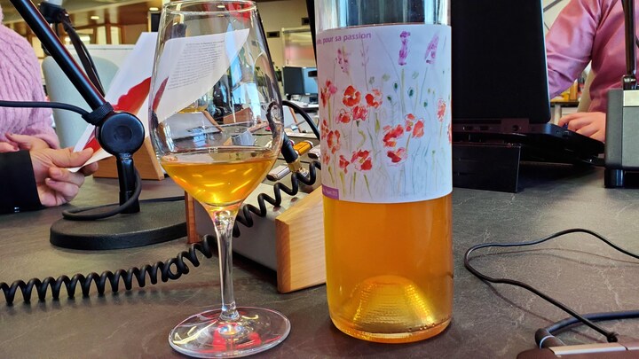 Chronique vins, bières et compagnie : le vin orange | OHdio | Radio-Canada