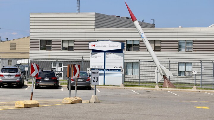Vol de données informatiques « très sensibles » des Forces canadiennes ...