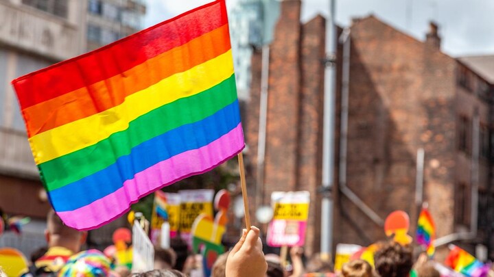 Intolérance : inquiétudes de la communauté LGBTQ+ | OHdio | Radio-Canada