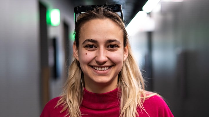 La complicité et l’amour de Noël des sœurs Florence K et Éléonore Lagacé | OHdio | Radio-Canada