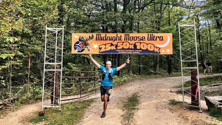 Un ultramarathonien se perd dans la nuit, mais remporte la course ...
