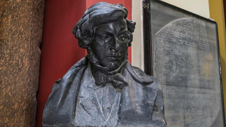 La pierre de Rosette : la clé pour comprendre l’Égypte ancienne | OHdio | Radio-Canada