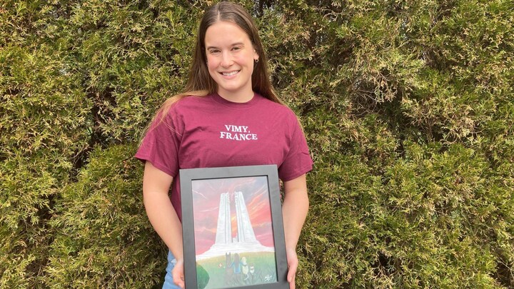 Holly Lucier en route vers le Mémorial national du Canada à Vimy en ...