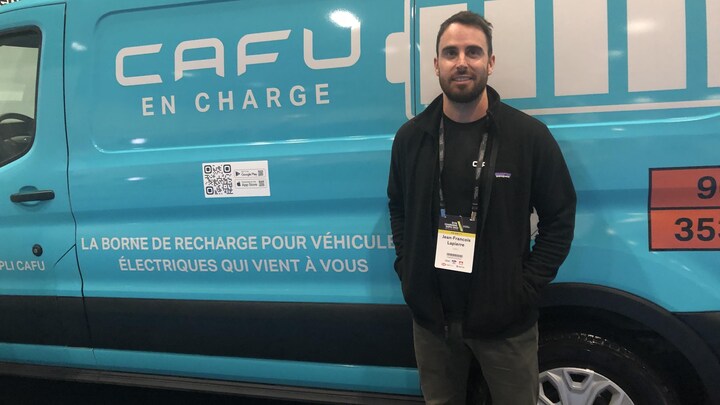 Un salon de véhicules électriques et de bornes de recharge à Toronto ...