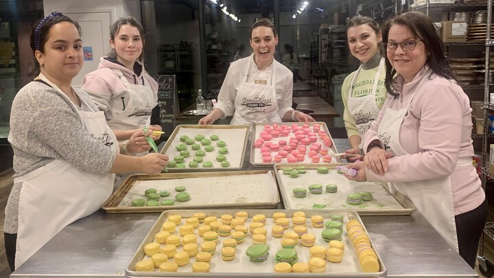 Apprenez à cuisiner des macarons au studio Le Dolci | OHdio | Radio-Canada