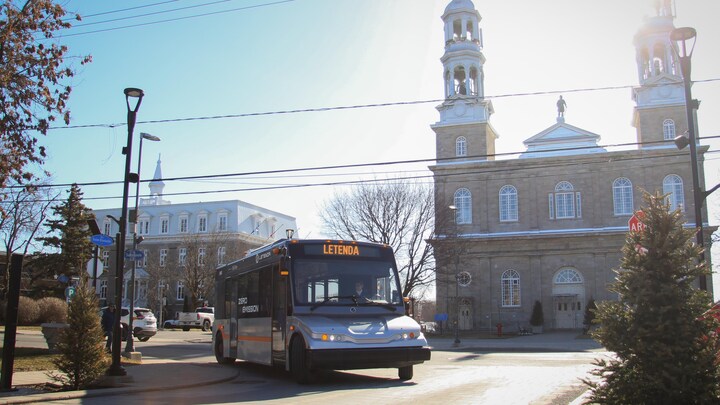 Un nouvel autobus électrique dans les rues de St-Eustache | OHdio ...
