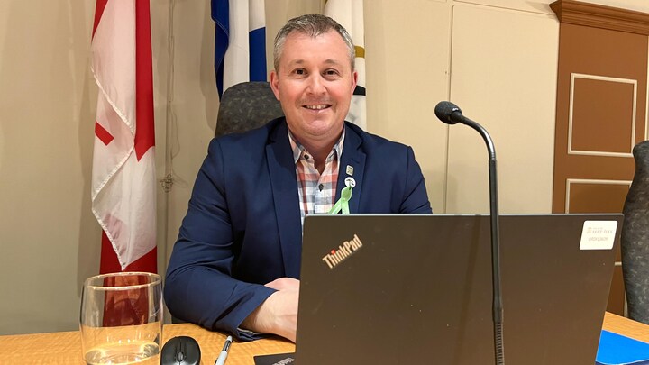 Des maires d’un peu partout dans la province demandent un registre ...