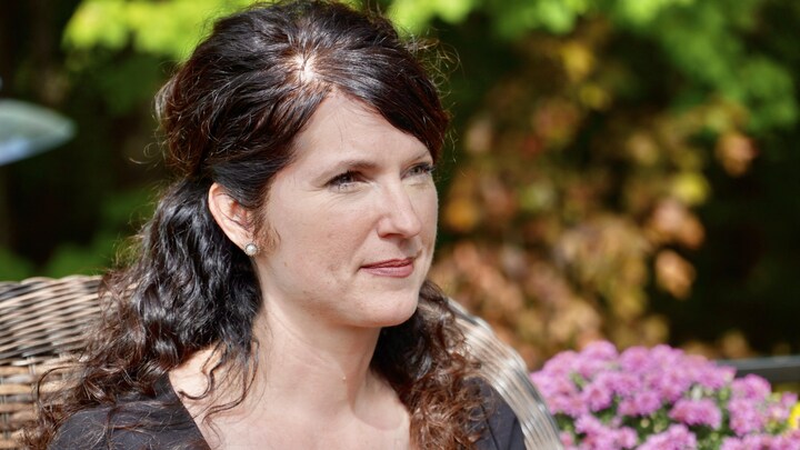 Prévention du suicide : touchant témoignage de Nancy Déziel | OHdio ...