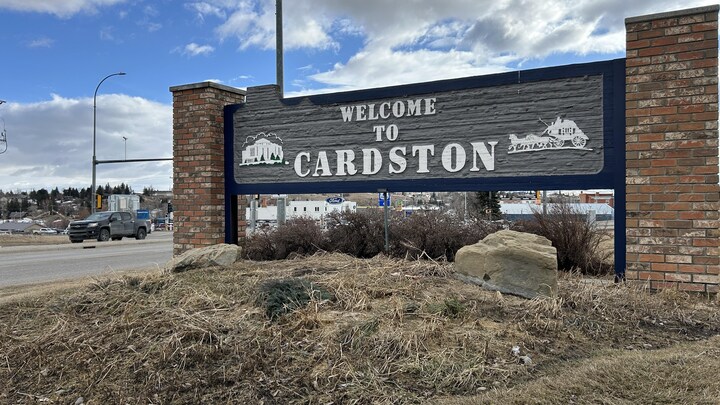 Une ville de l'Alberta tiraillée entre tradition et modernité | OHdio ...
