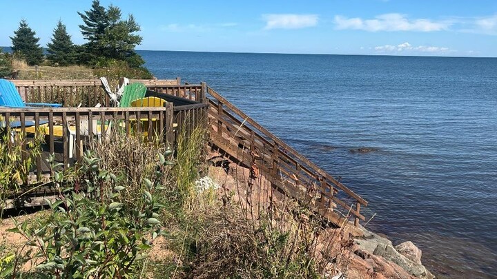 Érosion côtière : des citoyens de Cap-Acadie se mobilisent pour trouver ...